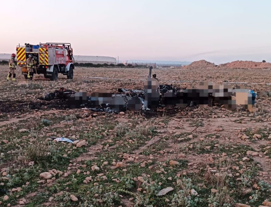 Fallecen en San Javier un militar y un instructor de vuelo al precipitarse su avioneta al suelo ...