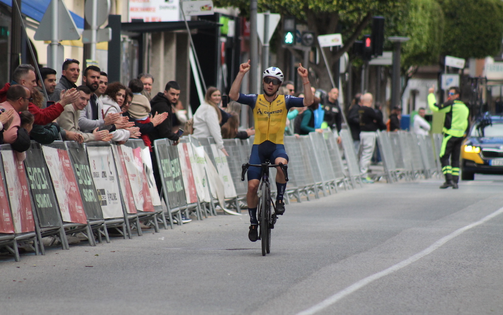 Exhibición del ucraniano Maksym Bilyi en la carrera del Trofeo Guerrita ...